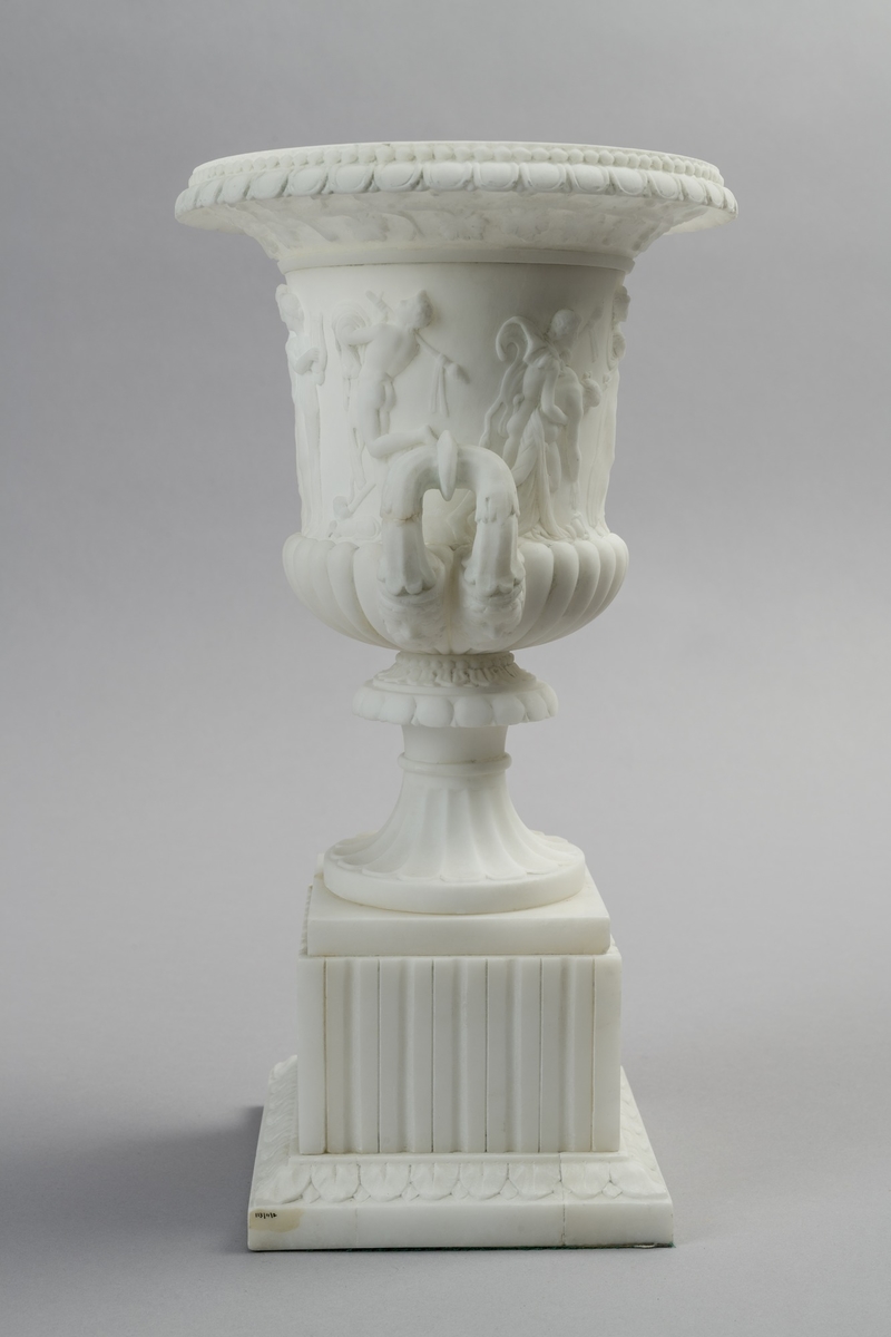 A Pair of Reduced Versions of the Medici Vase | Art UK