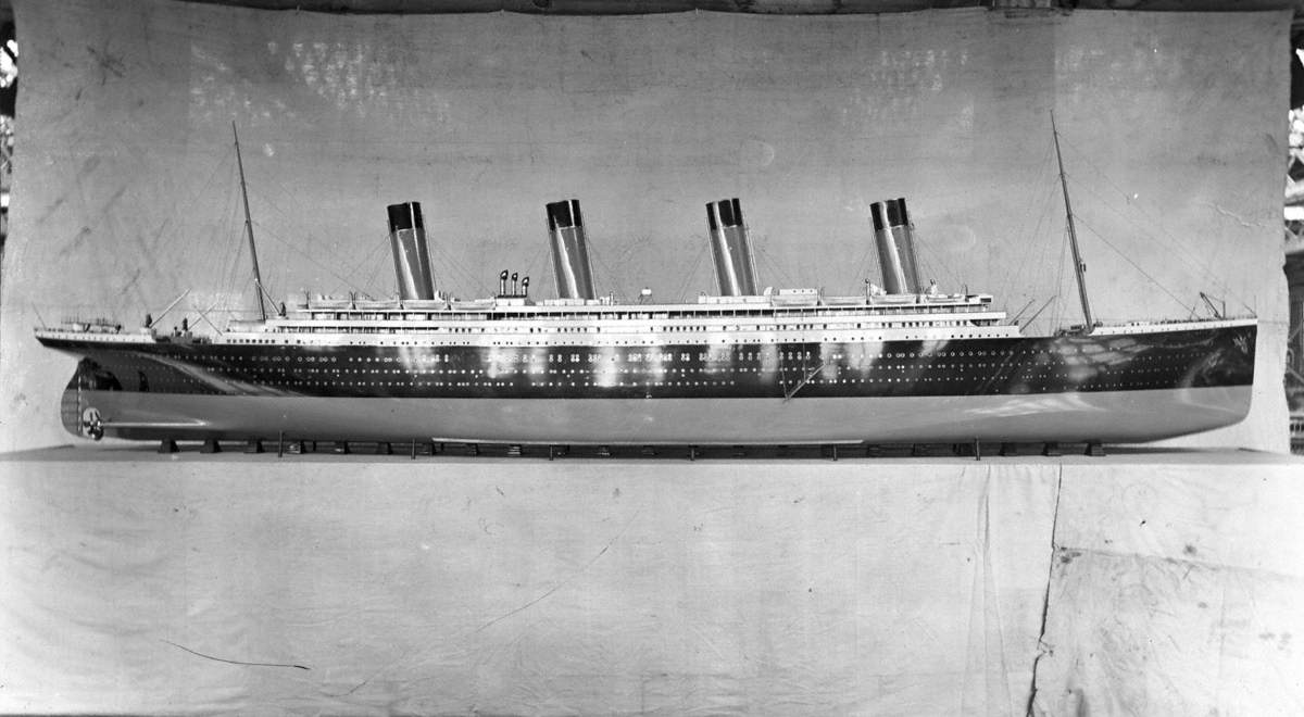 Starboard profile of builder's model, without case, identified on the ...