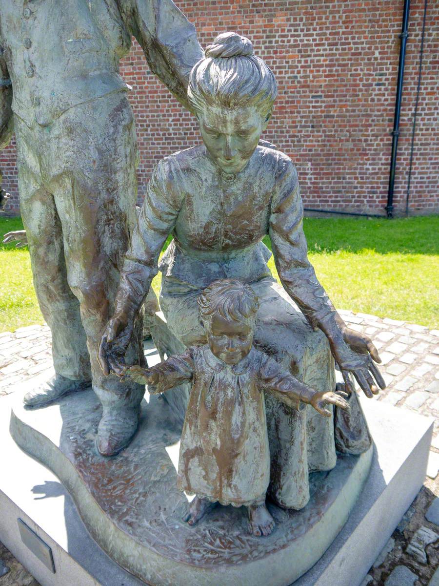 Legacy Sculpture: The Crossing | Art UK