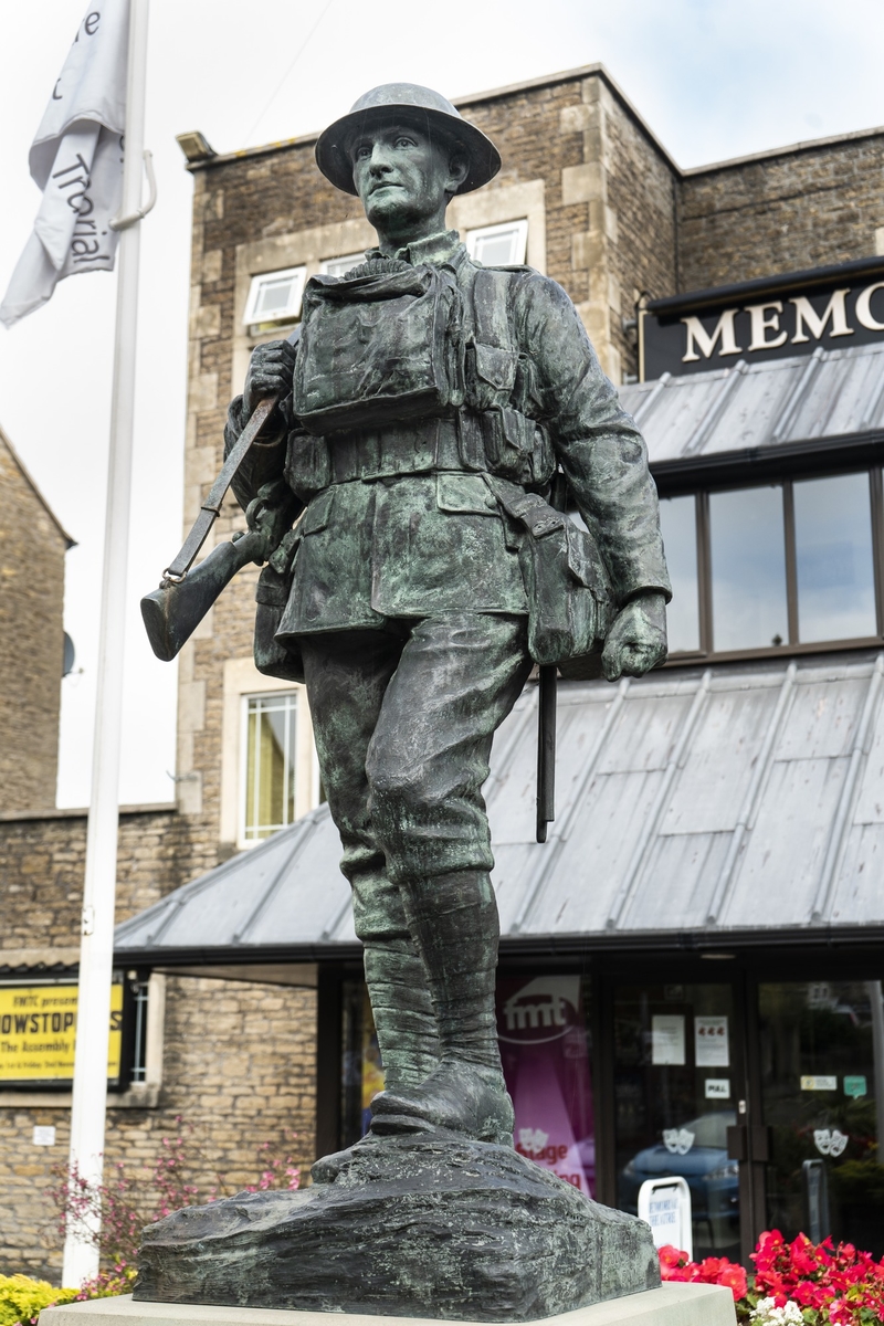 War Memorial Statue | Art UK