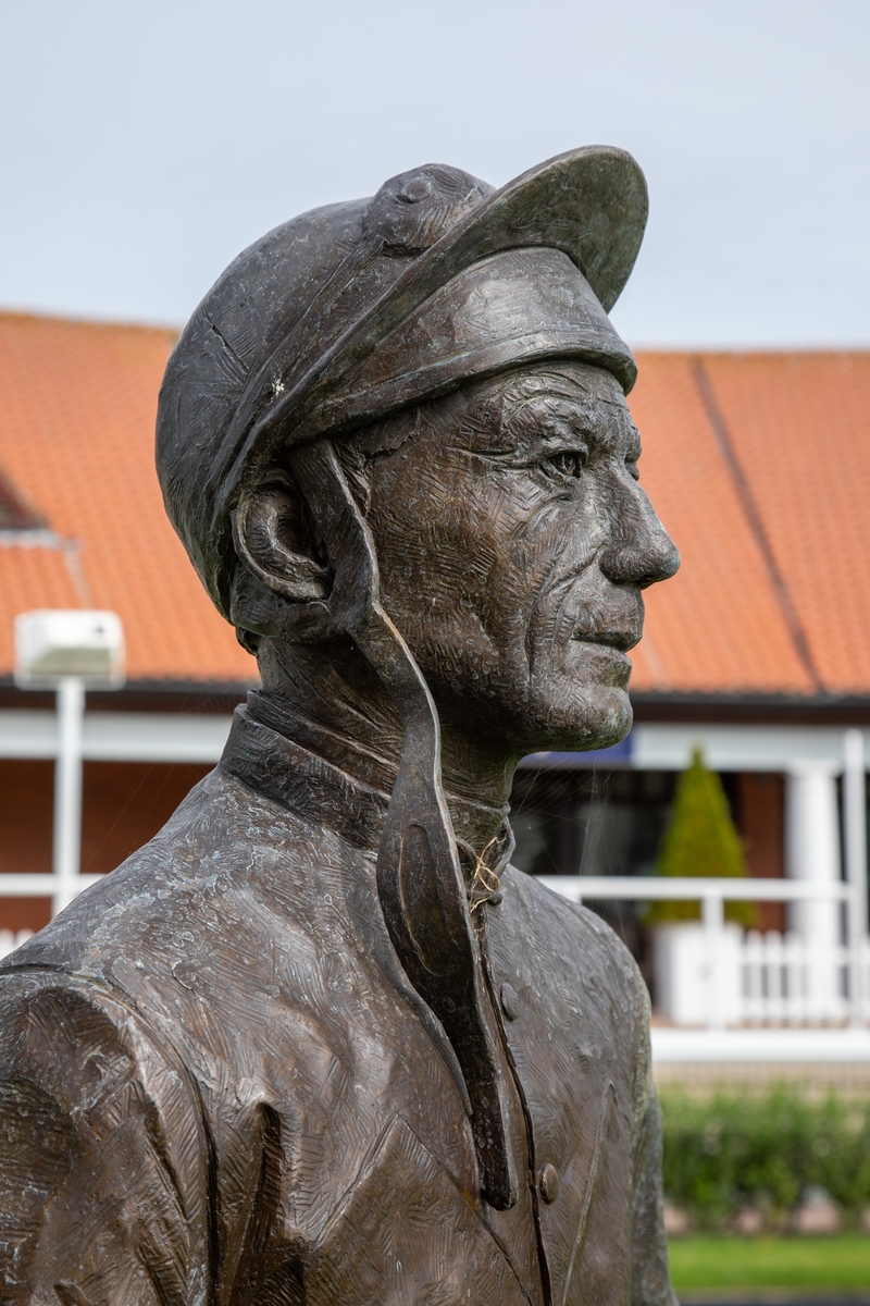 Lester Piggott (b.1935) | Art UK