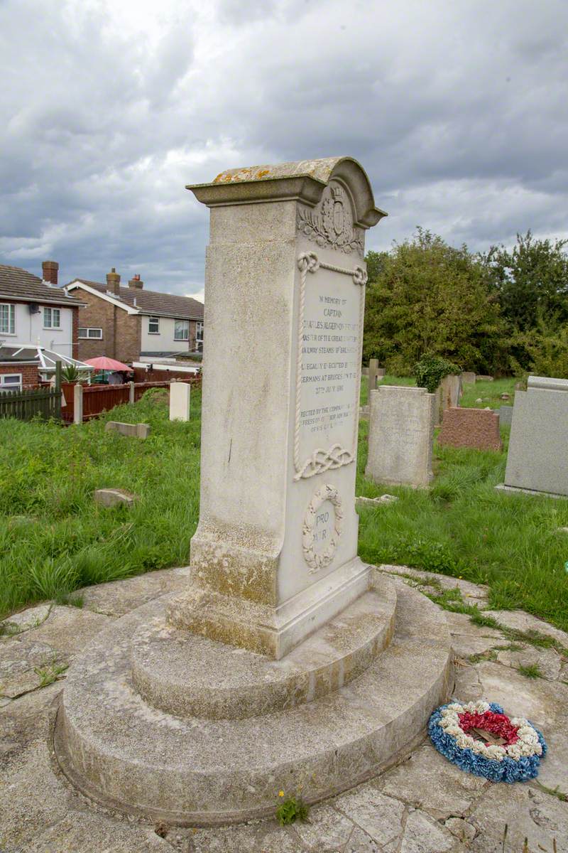 Gravestone of Captain Fryatt | Art UK