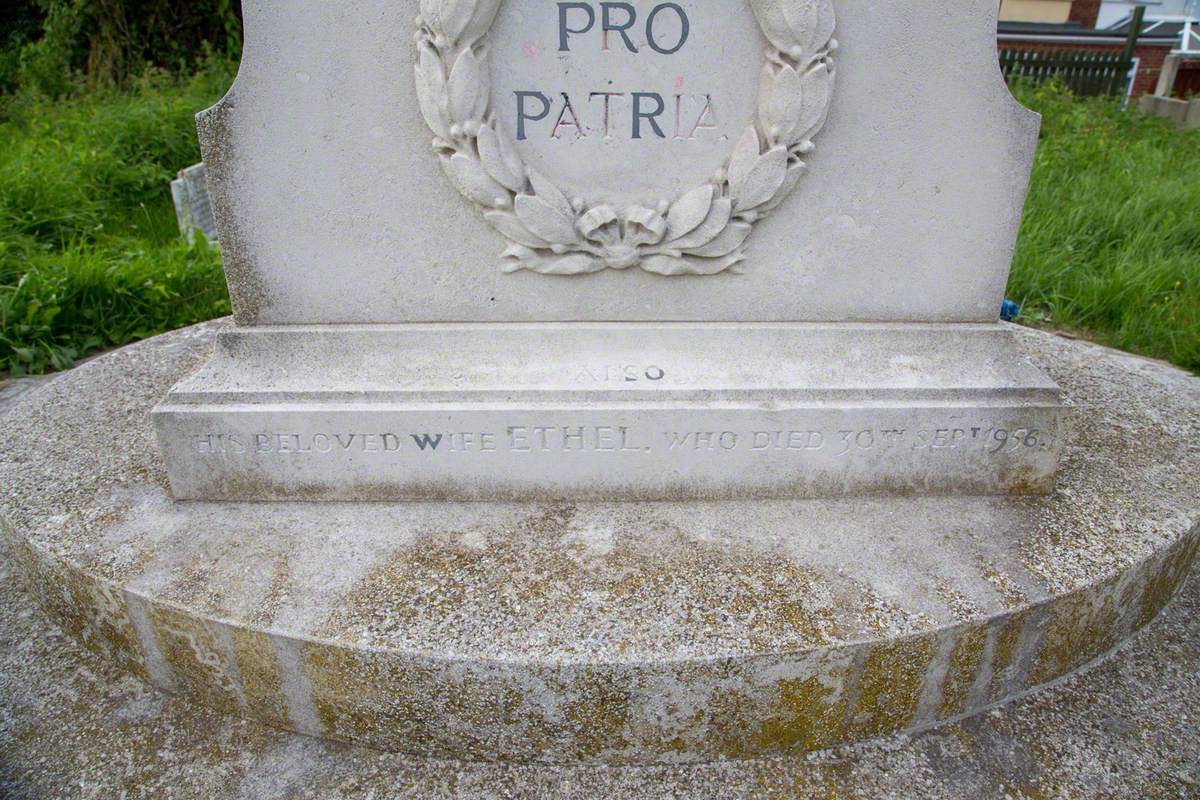 Gravestone of Captain Fryatt | Art UK