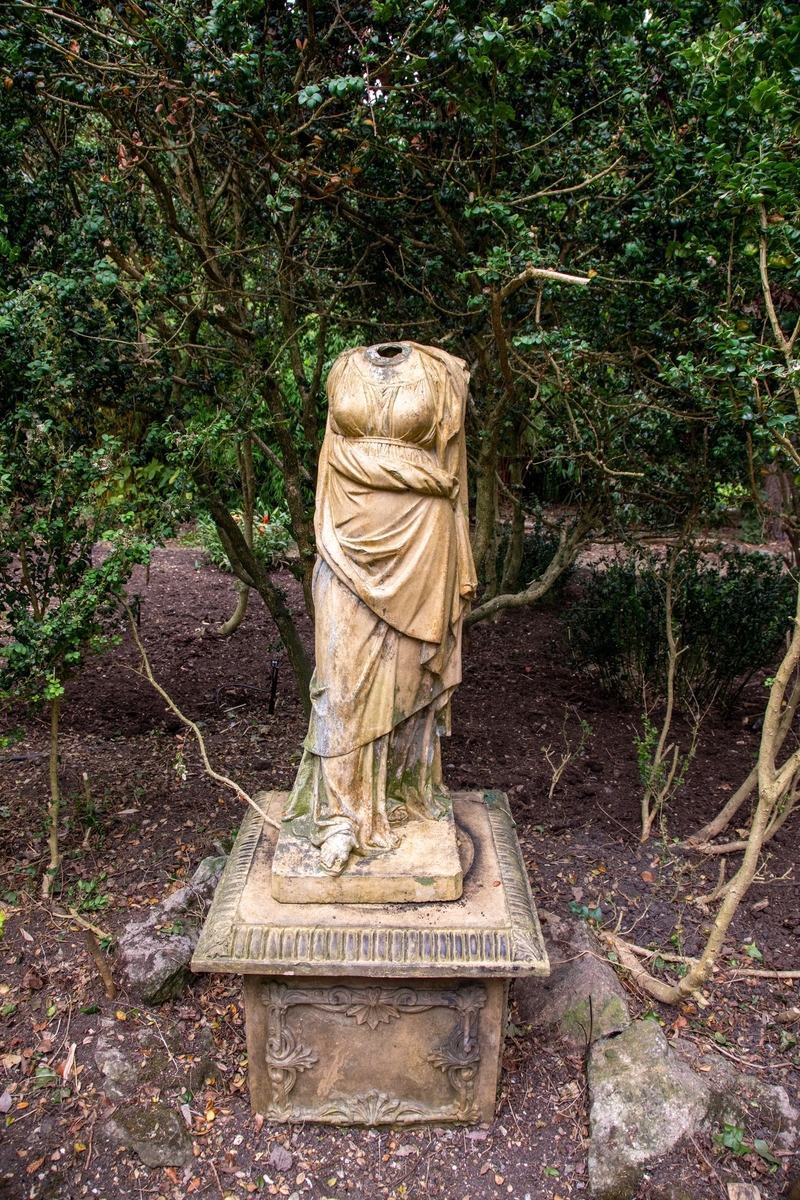 Headless Figure of Woman | Art UK