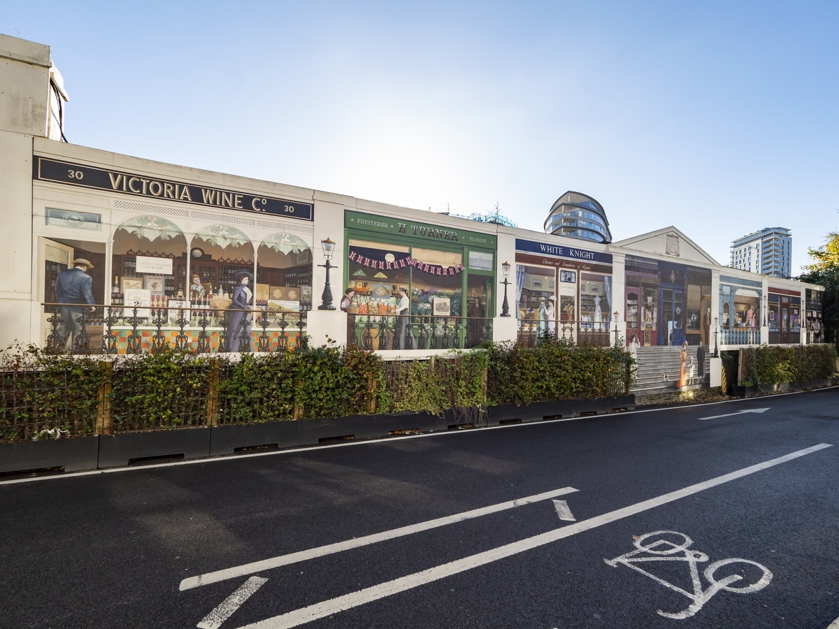 Parade of Shops Mural | Art UK