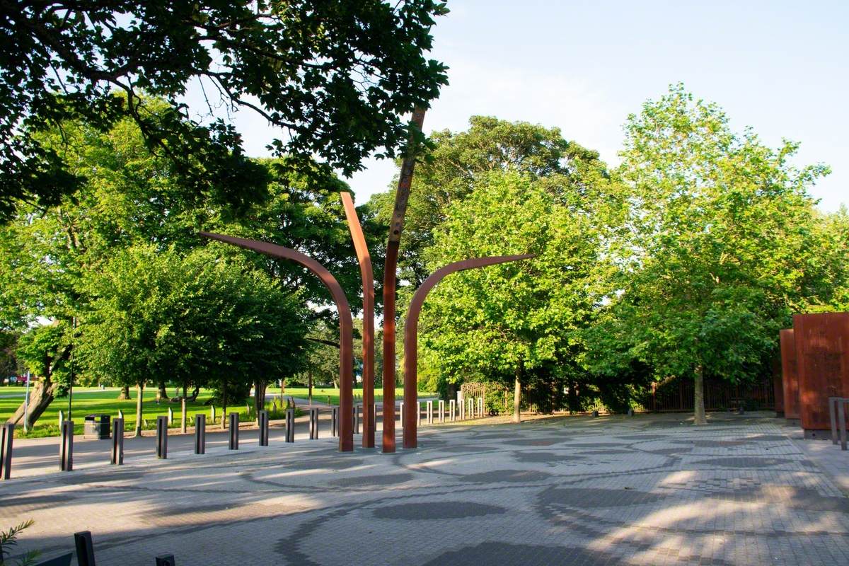 Reed-Style Four-Post Sculptural Light | Art UK