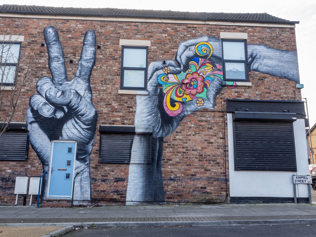 Ringo Starr Mural (Hands) | Art UK