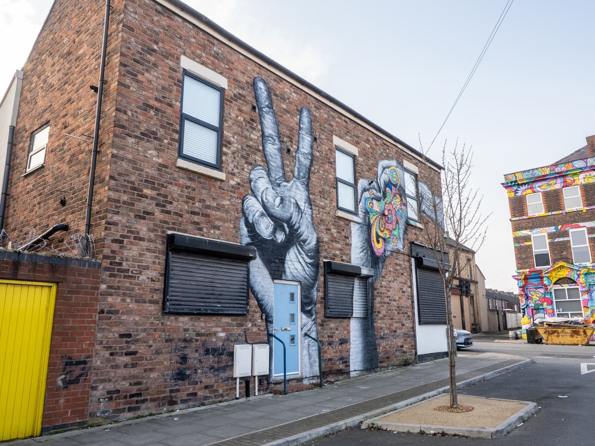 Ringo Starr Mural (Hands) | Art UK