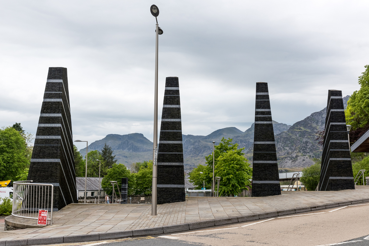 Slate Pillars | Art UK