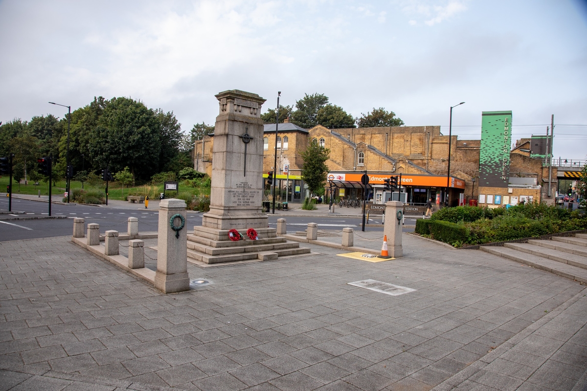 Edmonton Memorial | Art UK