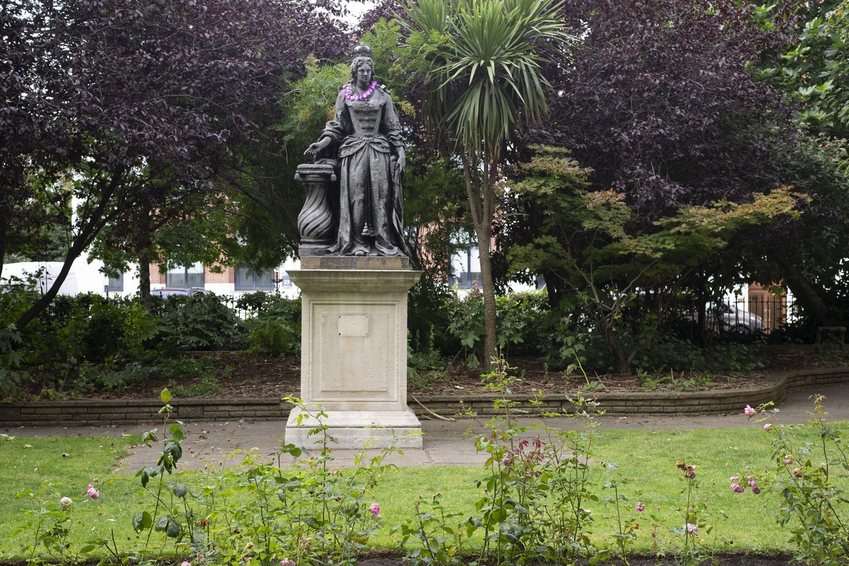 Statue of a Queen | Art UK