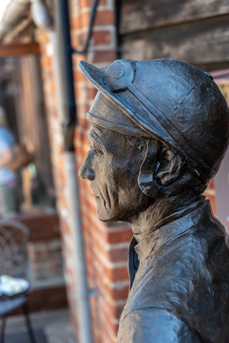 Lester Piggott (b.1935) | Art UK