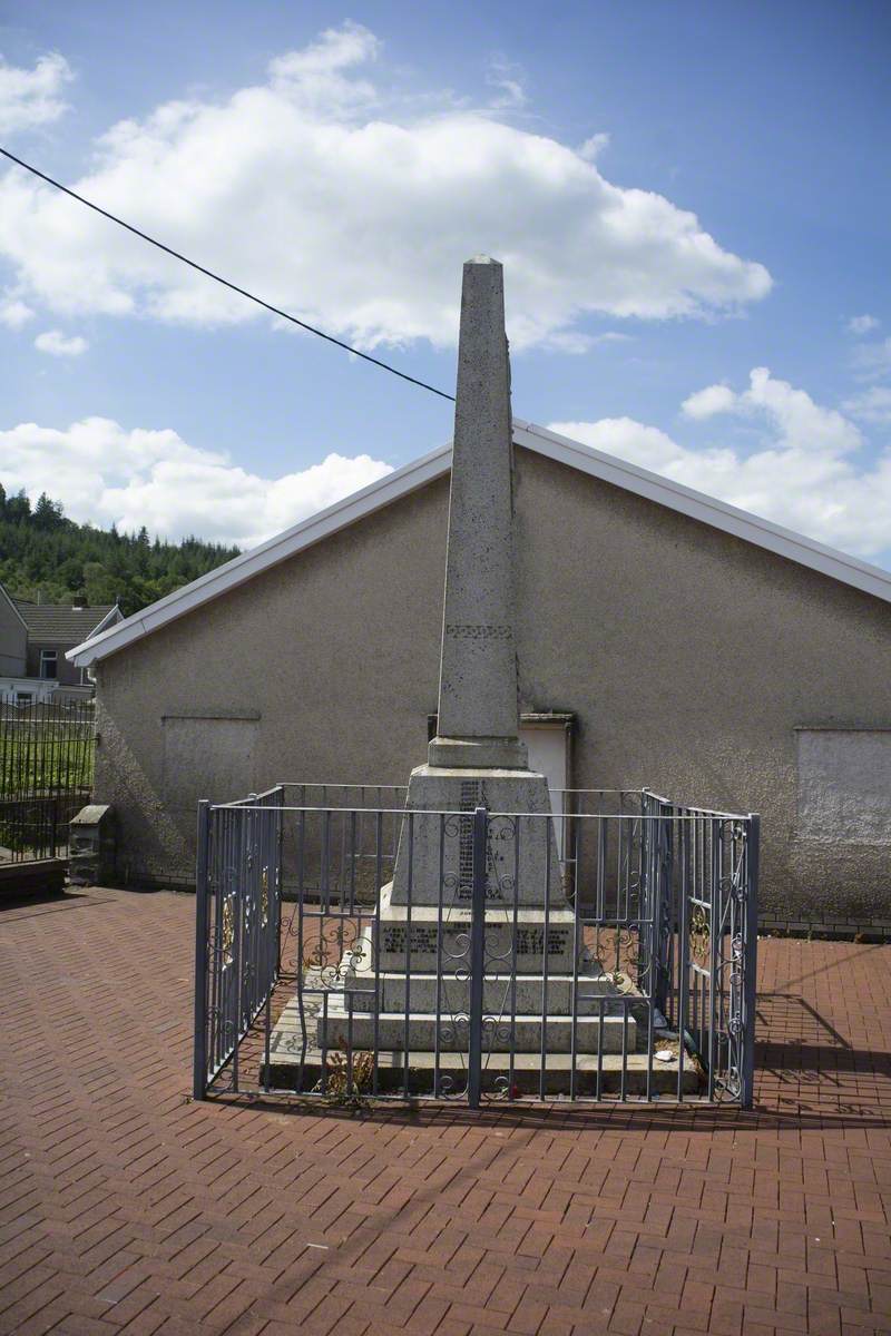 Resolven War Memorial | Art UK