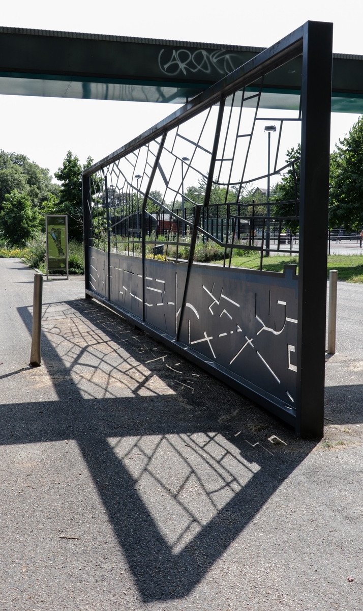 Burgess Park Entrance Gates | Art UK