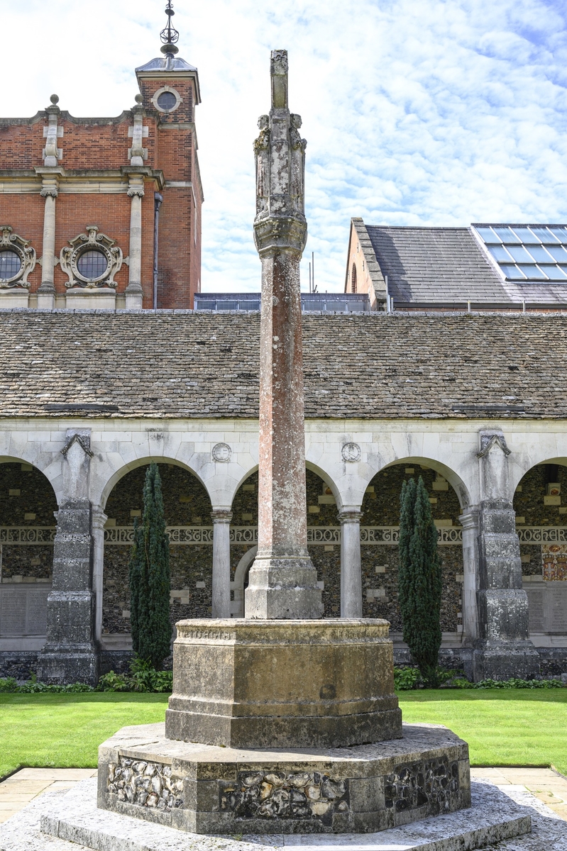 Central Memorial | Art UK