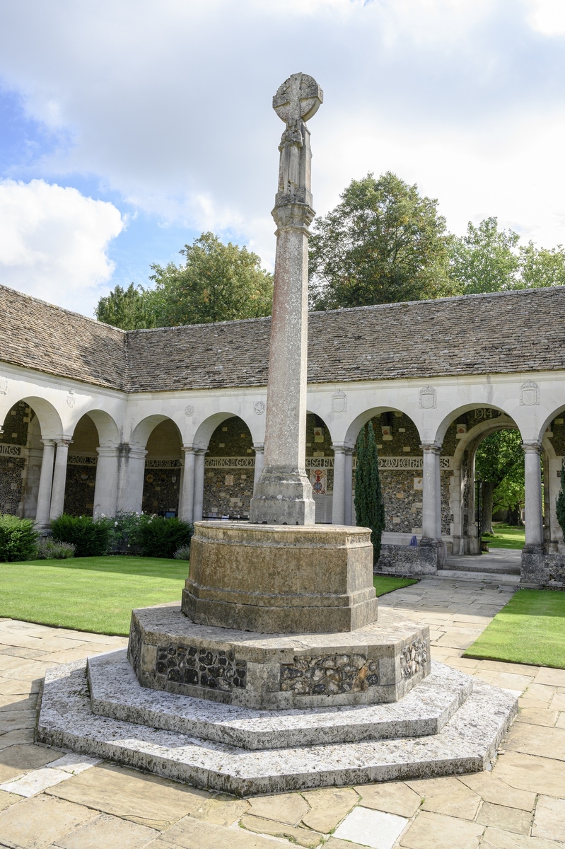 Central Memorial | Art UK