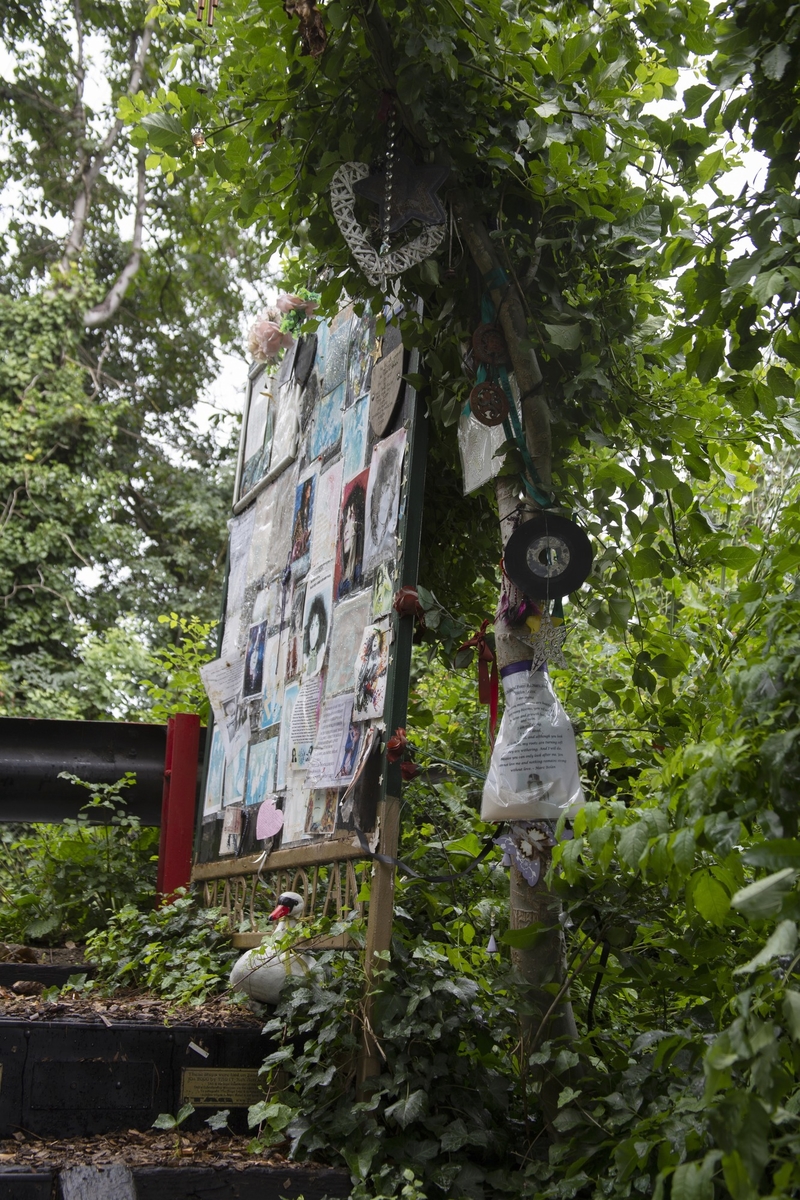 Bolan's Rock Shrine (Marc Bolan Memorial) | Art UK